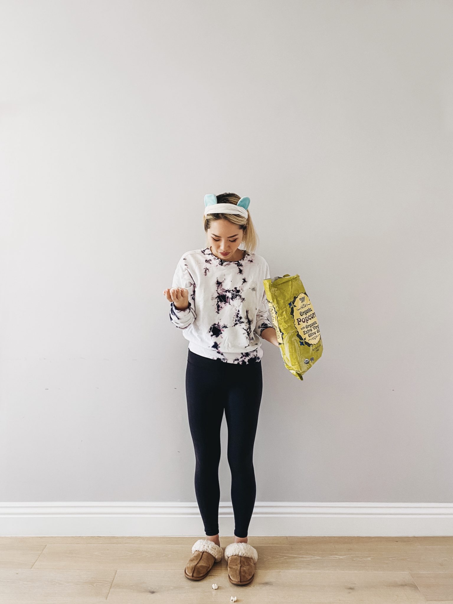 How to Style Basic Black Leggings - Exercise With Extra Fries